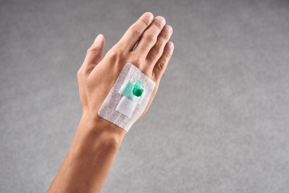 Kanülenfixierpflaster Curafix i.v. Soft mit Schlitz, steril, 6 cm x 7,5 ...